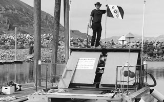 Detecting quark nuggets, a candidate for extreme ball lightning and ...