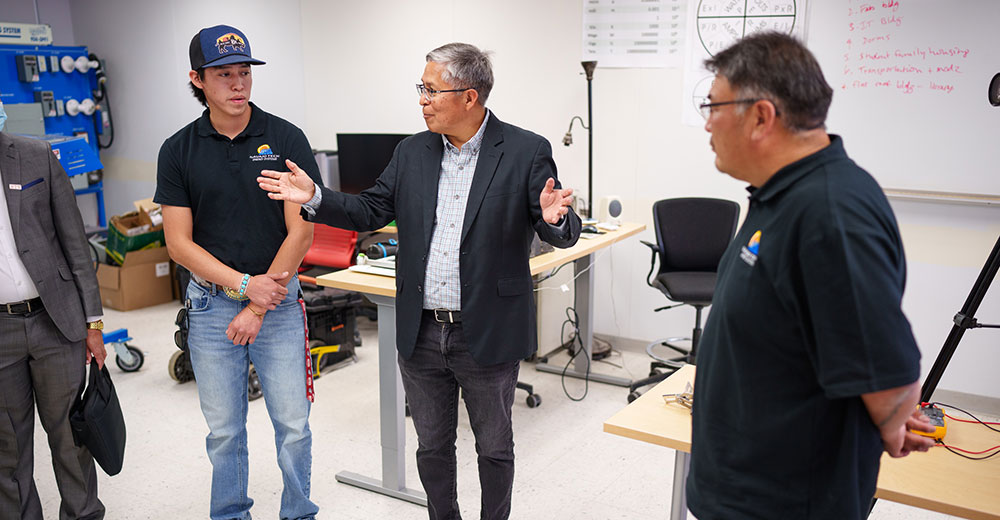 Stan Atcitty recognized for tribal electrification work – LabNews