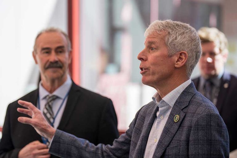 DOE secretary visits Sandia – LabNews