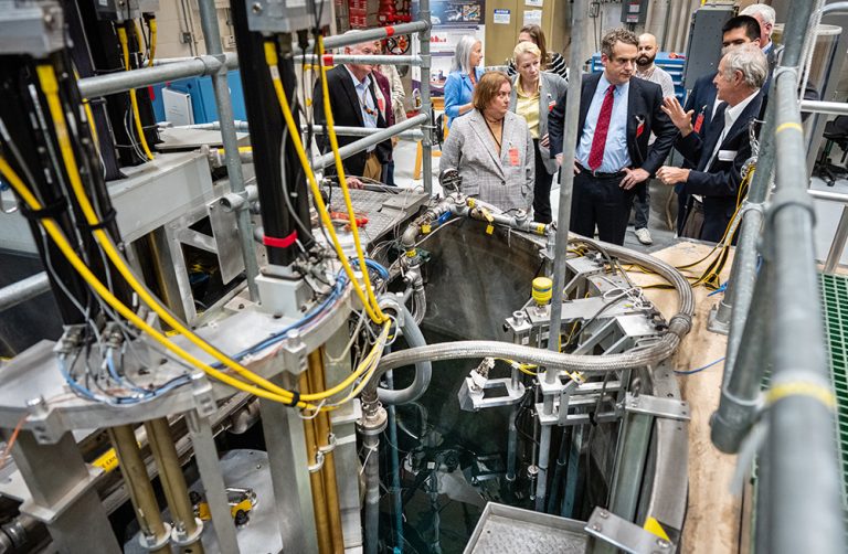 DOE deputy secretary, acting NNSA chief tour ACRR – LabNews